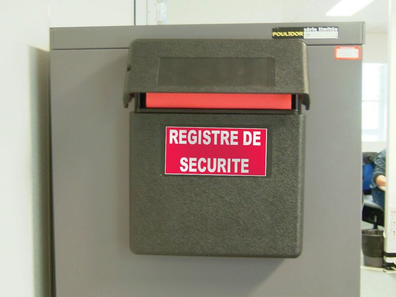 Coffre à registre de sécurité en polyéthylène à plombage possible | Seton